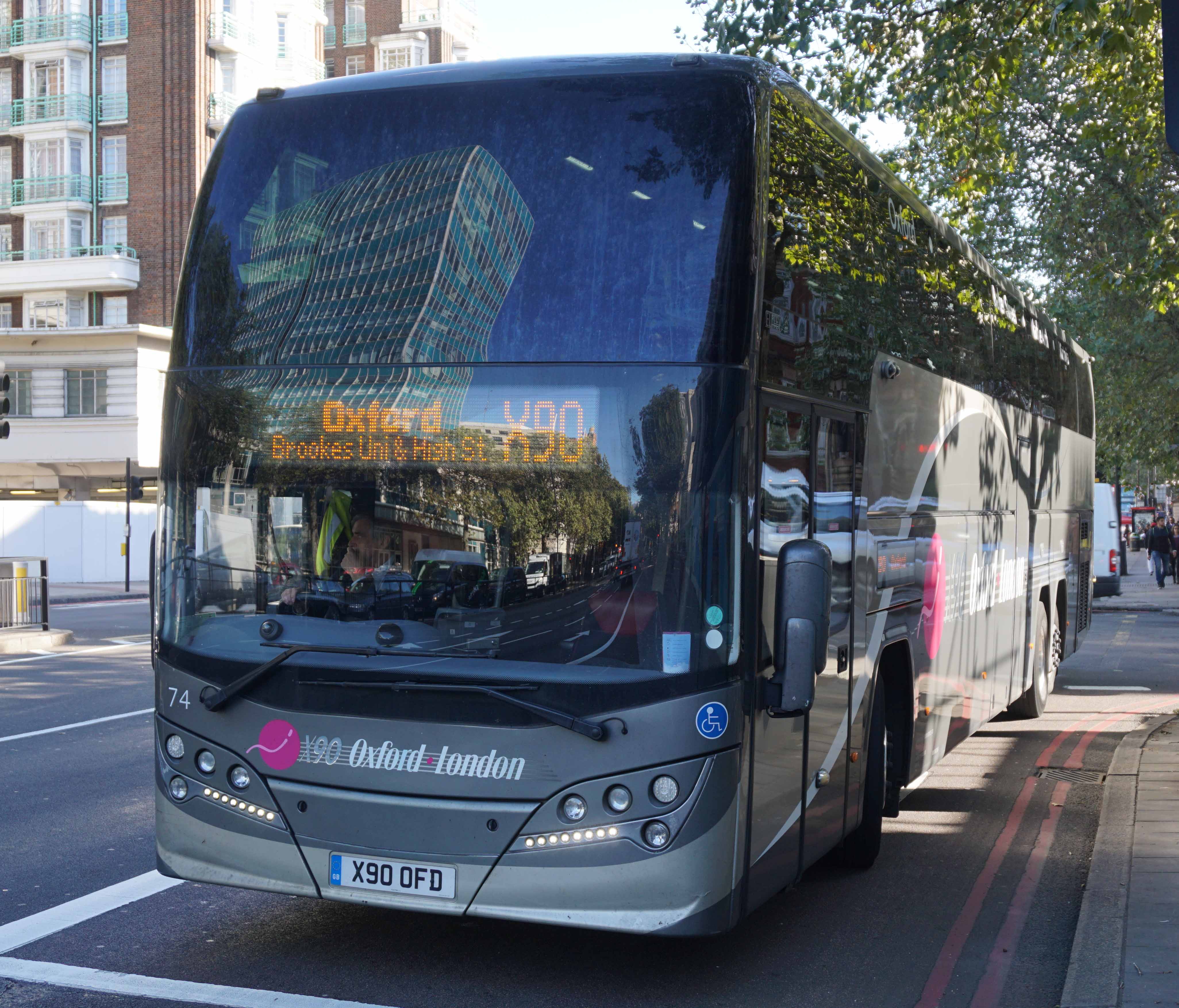 Oxford Bus Company | SHOWBUS MIDLANDS BUS IMAGE GALLERY | X90