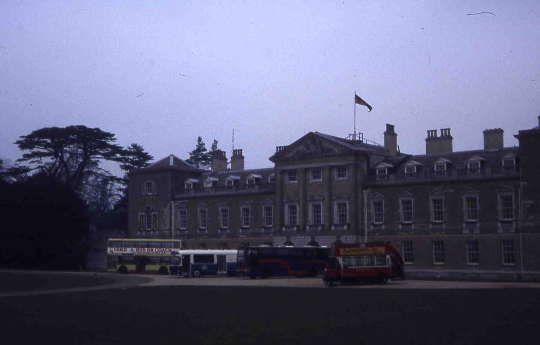 RED ROVER | SHOWBUS HOME COUNTIES BUS IMAGE GALLERY | DMS