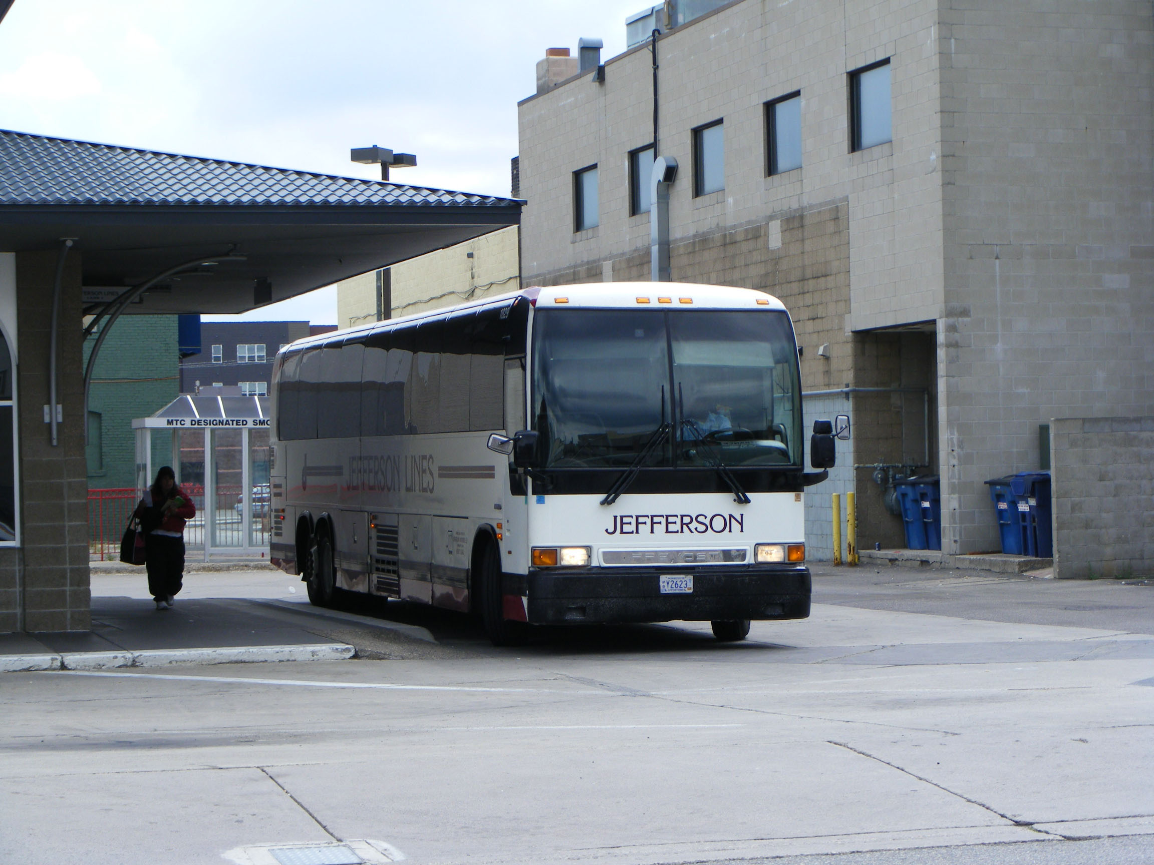 Jefferson Lines | SHOWBUS AMERICA BUS IMAGE GALLERY