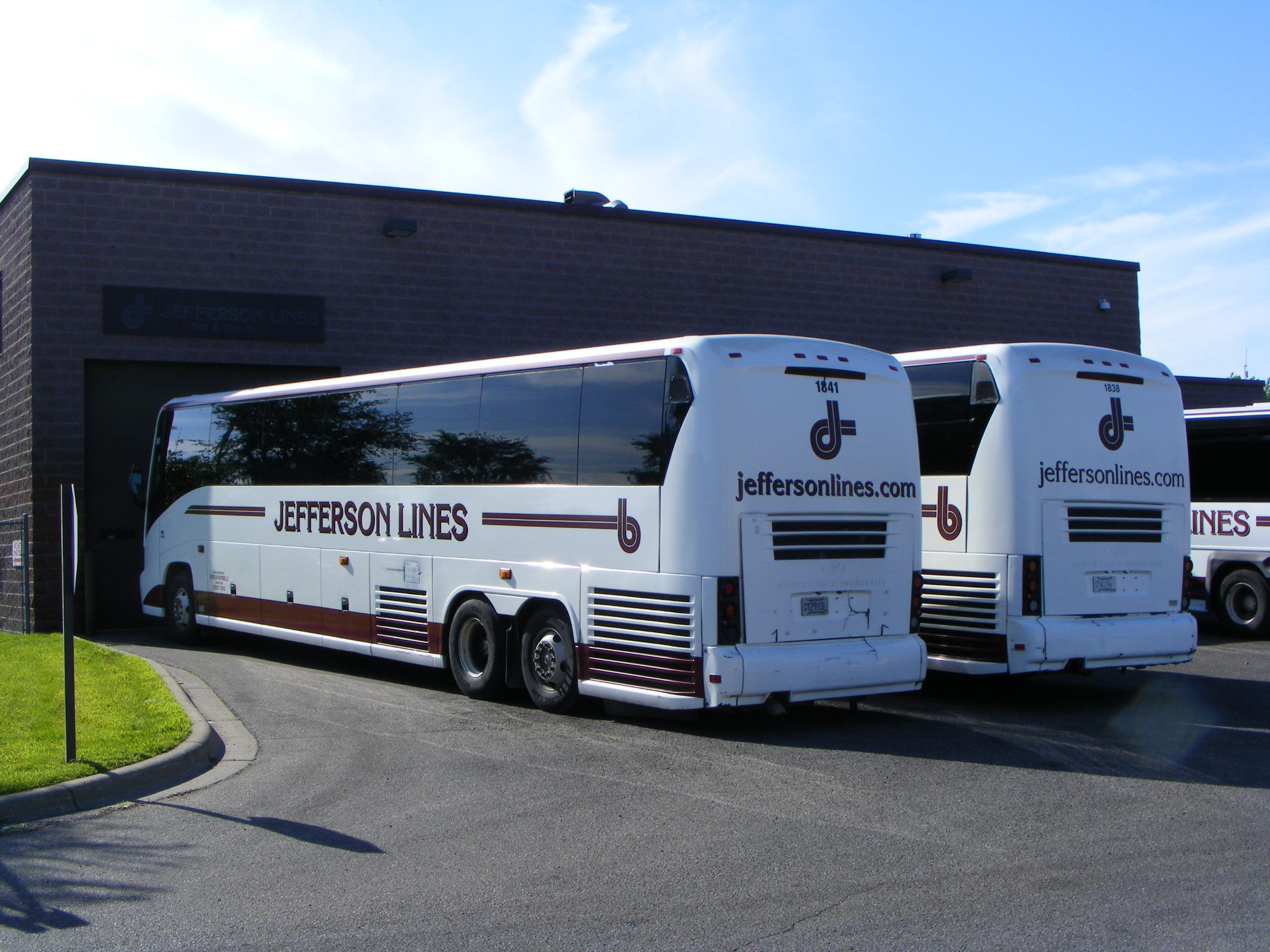 Jefferson Lines | SHOWBUS AMERICA BUS IMAGE GALLERY