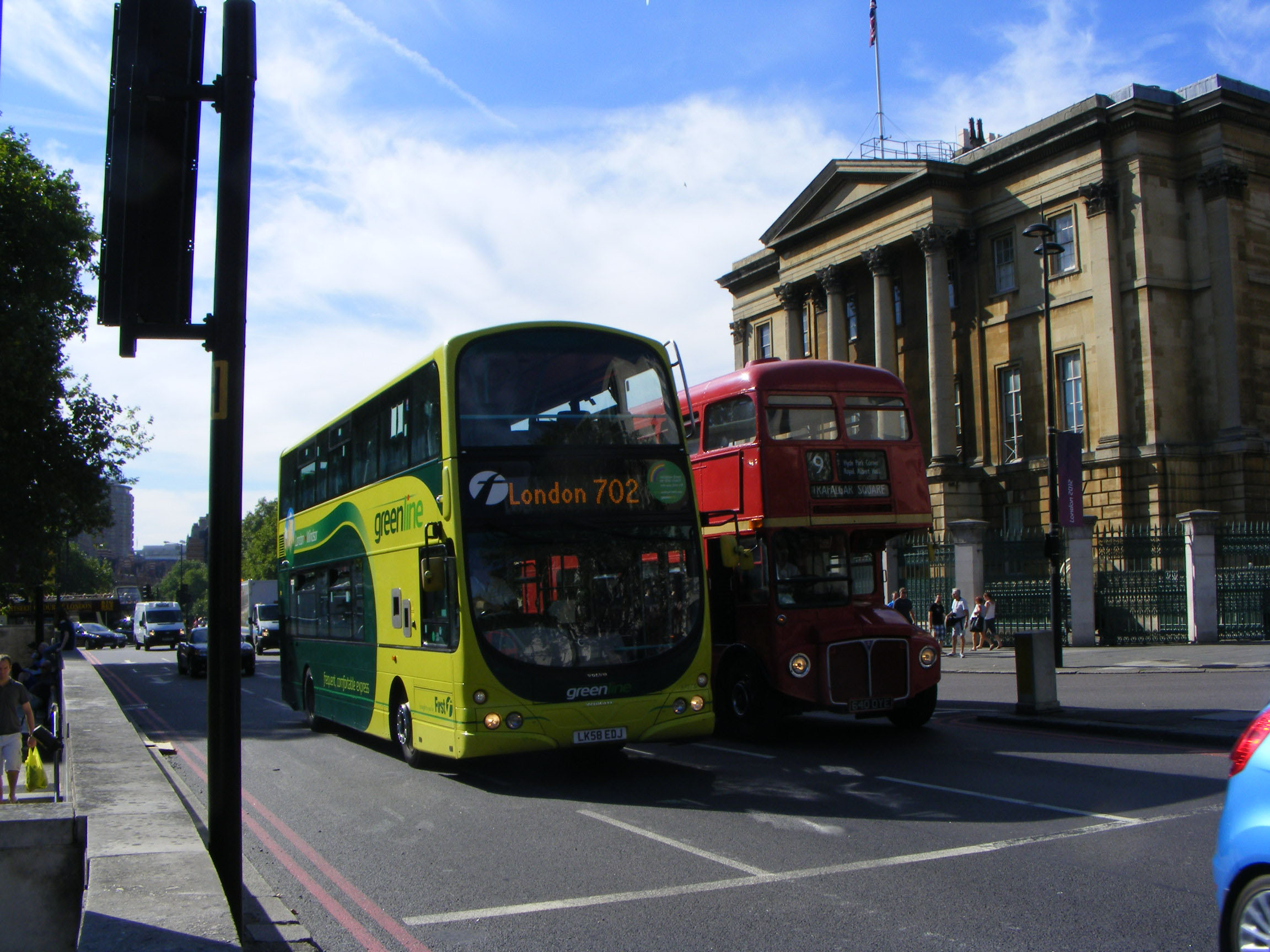Beeline & First Berkshire | SHOWBUS BUS IMAGE GALLERY | London & Home ...