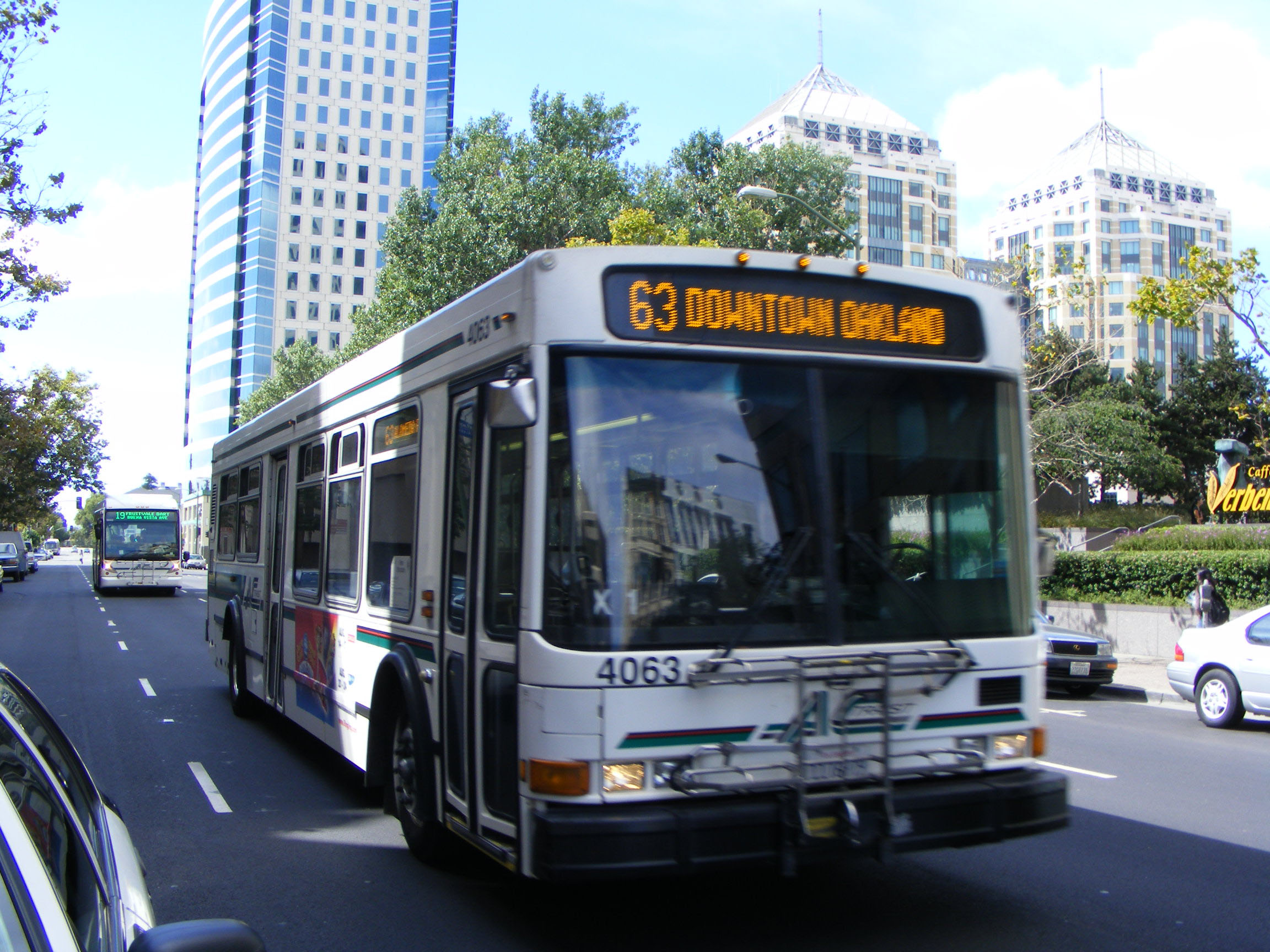 AC Transit - SHOWBUS International BUS IMAGE GALLERY - USA