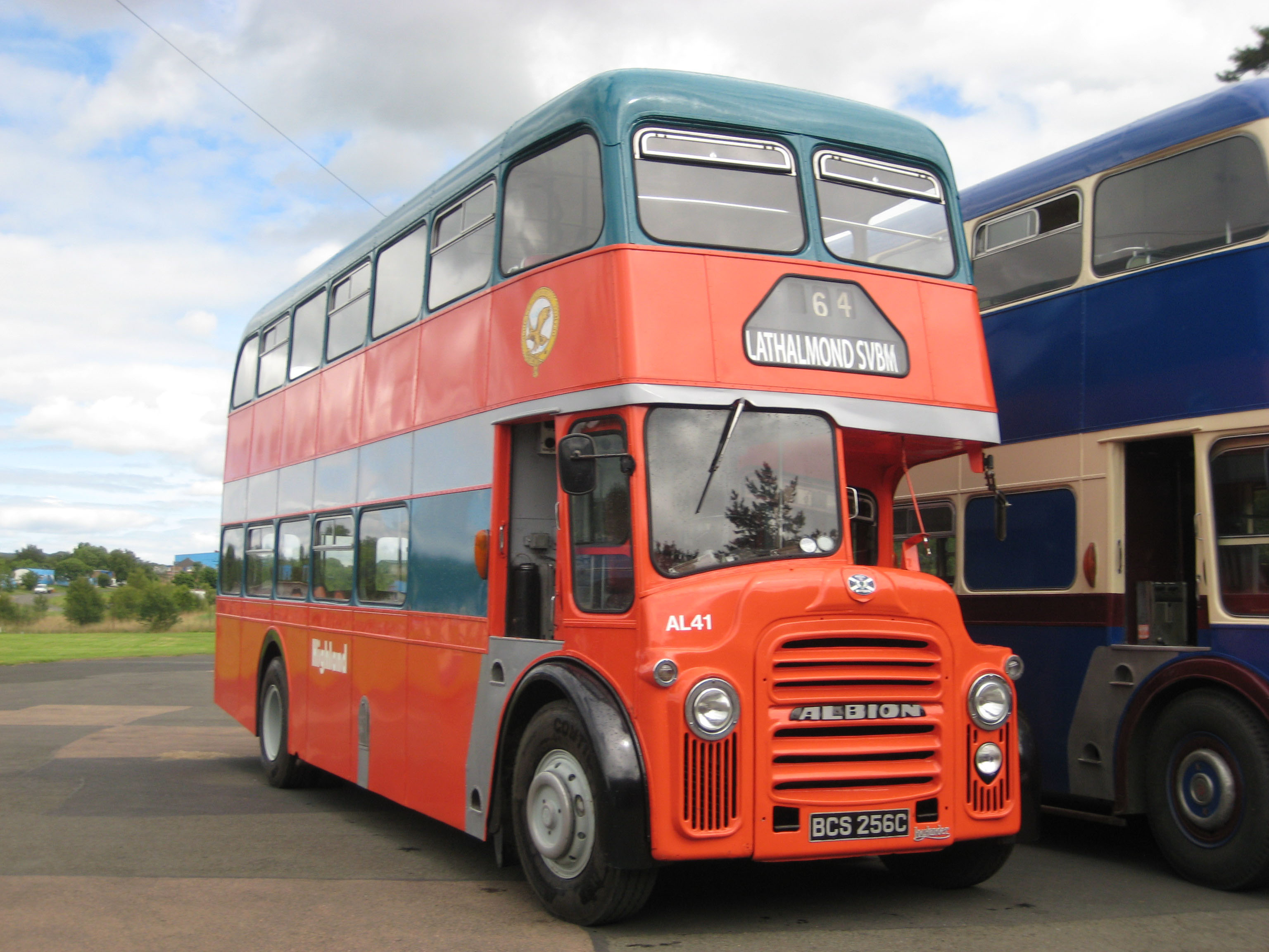 Highland Omnibuses - SHOWBUS BUS IMAGE GALLERY - North Scotland