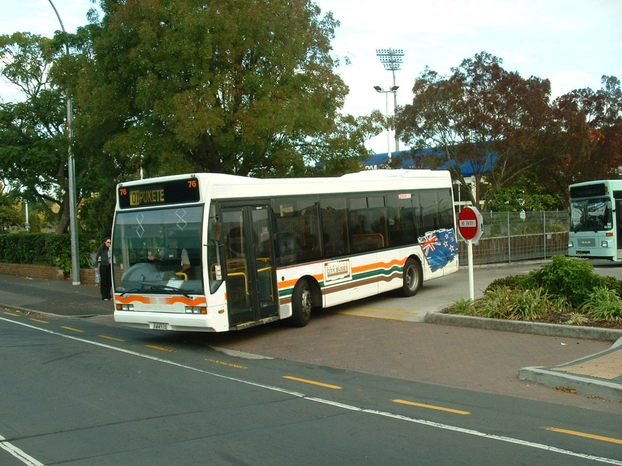 SHOWBUS PHOTO GALLERY - Frank Thorpe & Sons