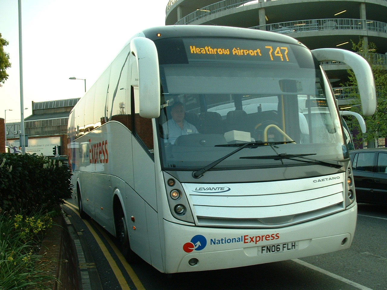NATIONAL EXPRESS | SHOWBUS COACH IMAGE GALLERY | Caetano Levante