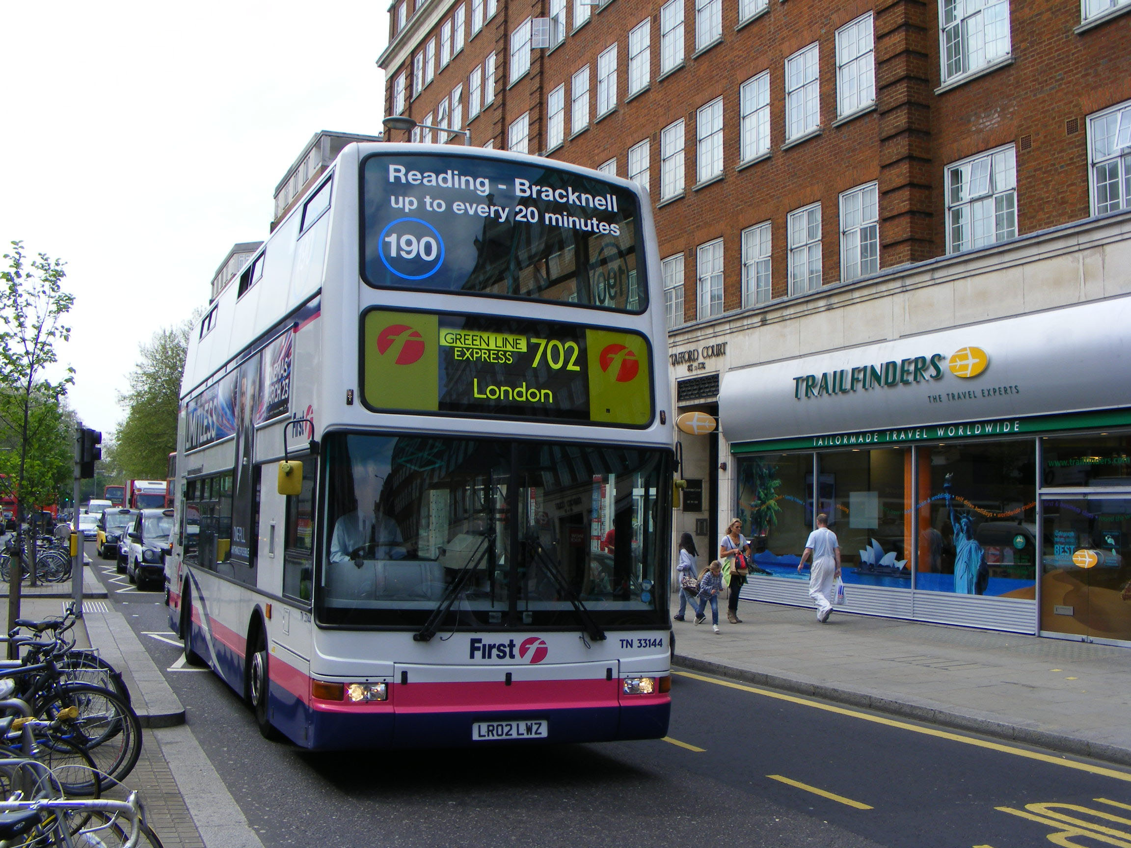 Beeline & First Berkshire | SHOWBUS BUS IMAGE GALLERY | London & Home ...