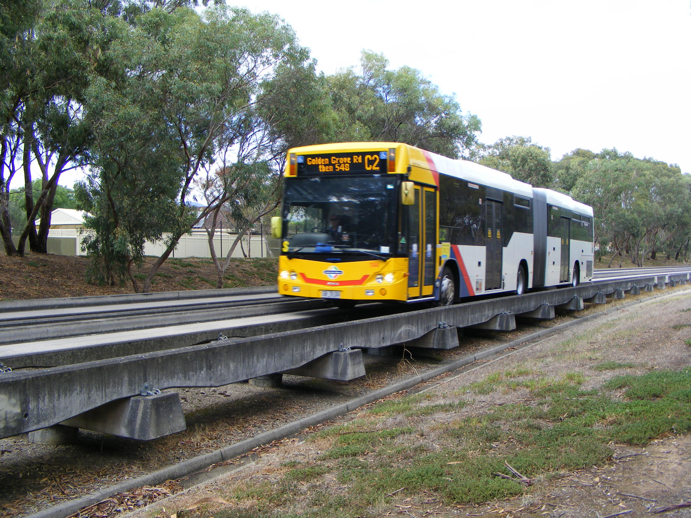 Adelaide Metro articulated buses | australia.SHOWBUS.com BUS IMAGE GALLERY