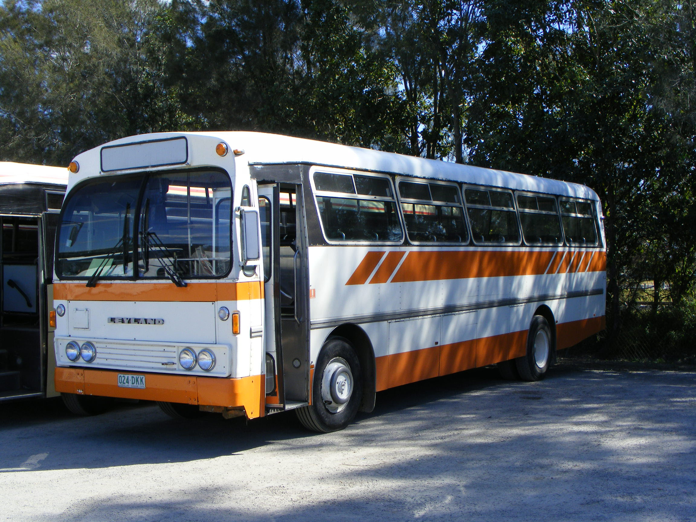 Crossley Bus Lines | australia.SHOWBUS.com BUS IMAGE GALLERY