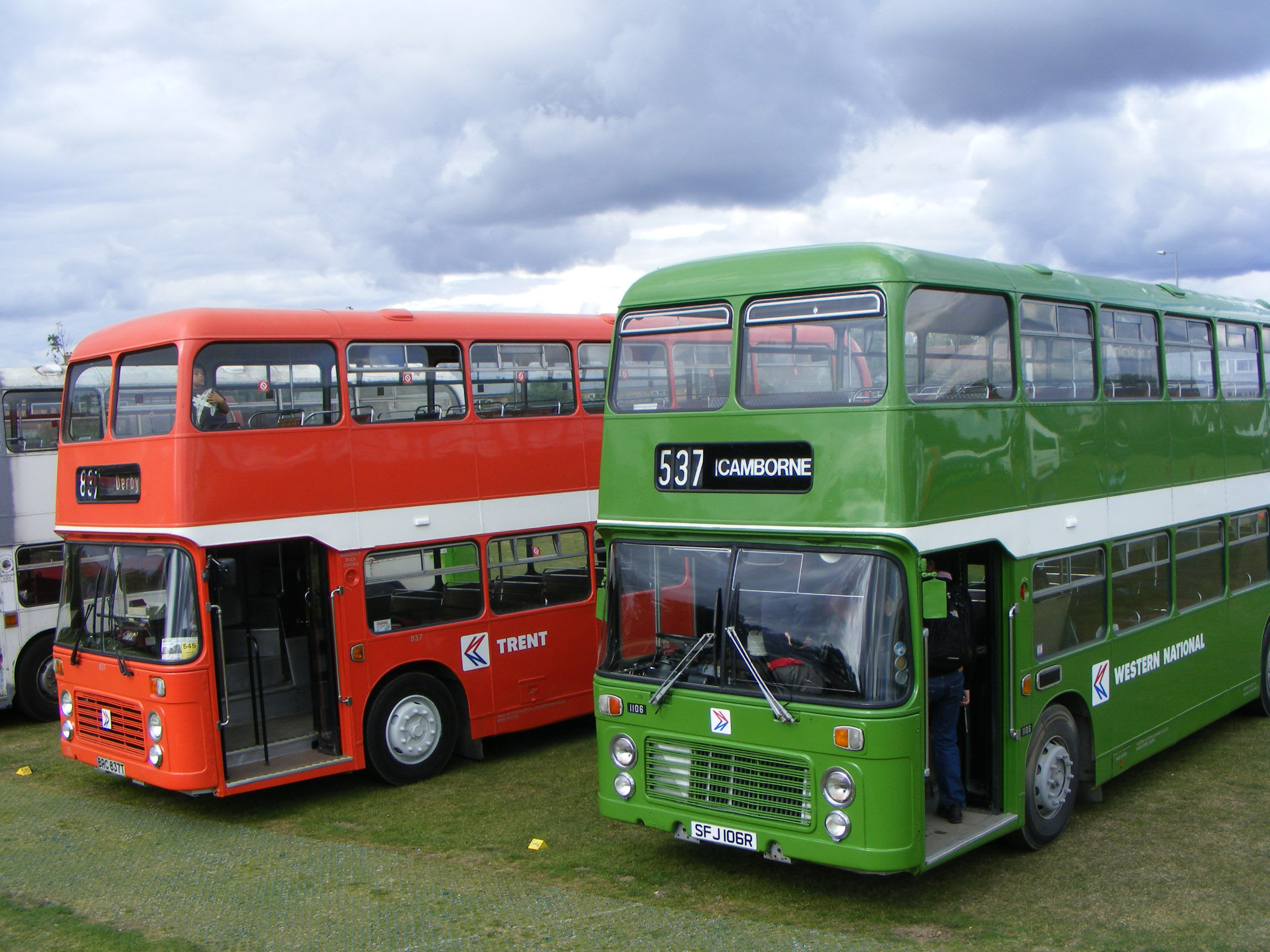 The SHOWBUS Western National Image Gallery