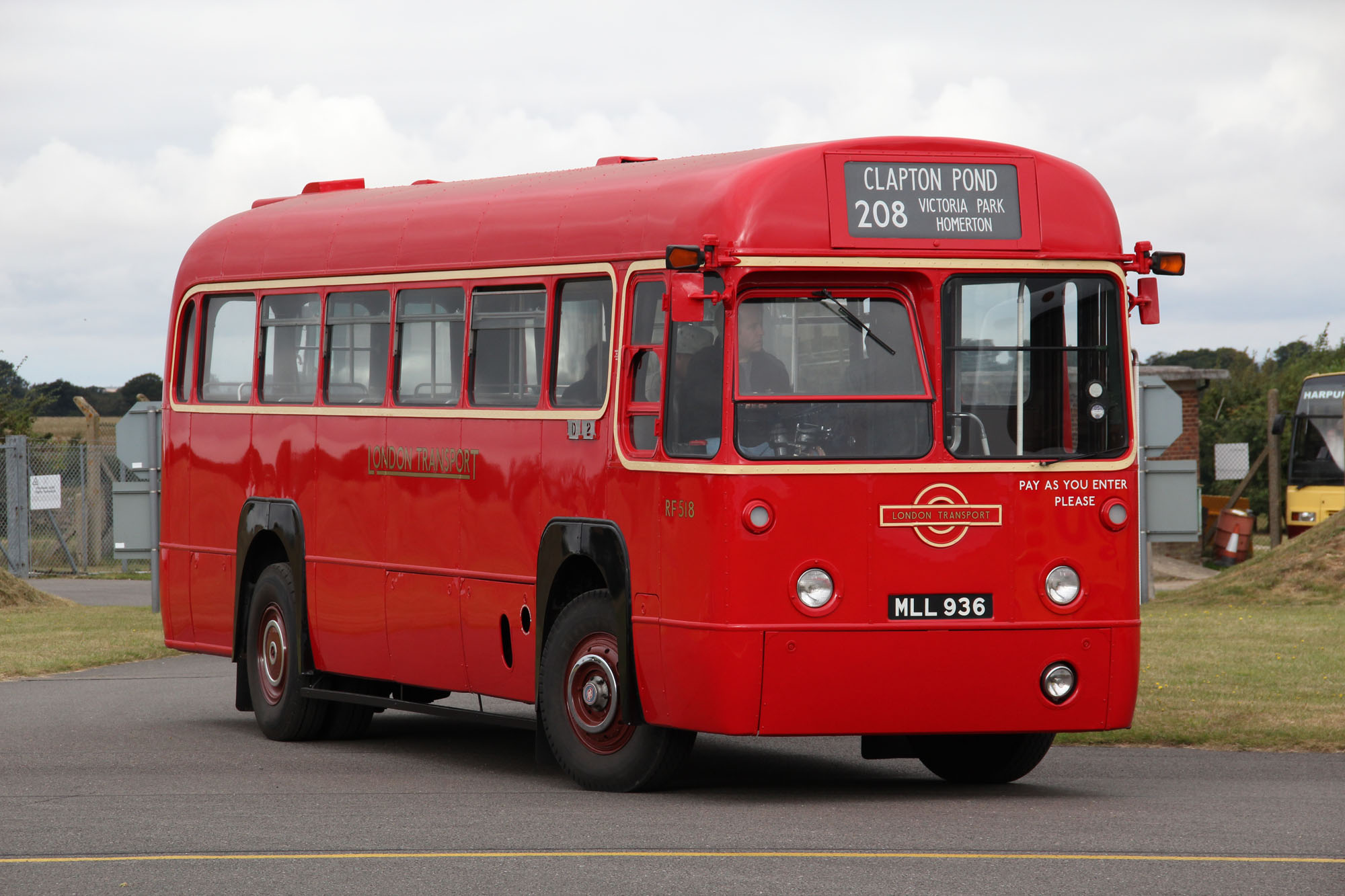 SHOWBUS PHOTO GALLERY - the RF