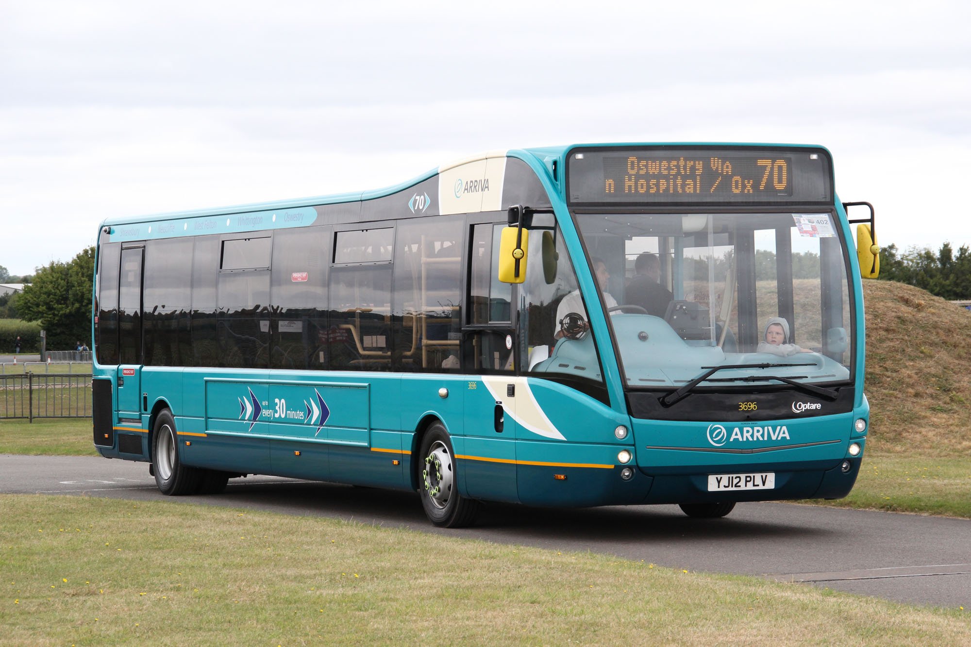 Arriva Midlands SHOWBUS BUS IMAGE GALLERY
